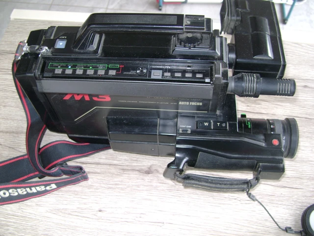 CAMÉRA PANASONIC M3 vhs movie rétro vintage dans sa malette rigide EUR ...