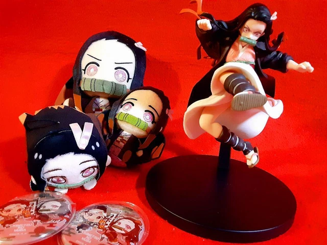 DEMON SLAYER KIMETSU No Yaiba Goods lot lot 6 figurines peluche insigne ...