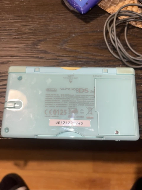 NINTENDO DS LITE Faulty with Game, Charger, R4 Card and Stylus READ ...