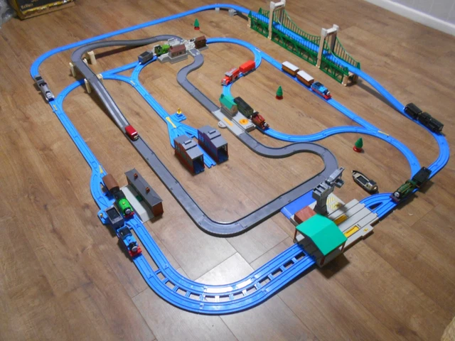 TOMY TRACKMASTER THOMAS the tank engine train set with 10 trains fully ...