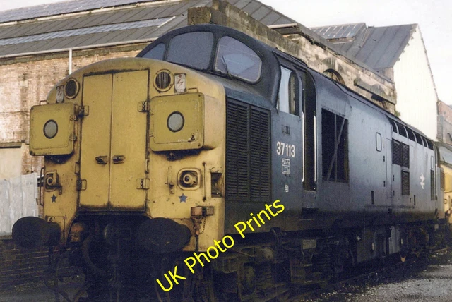RAILWAY PHOTO 6X4 Class 37 37113 stabled at Gateshead TMD c1982 £2.00 ...