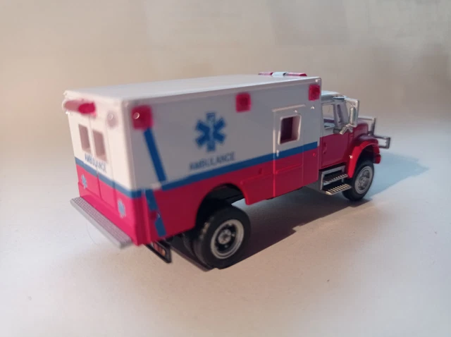 BOLEY US TRUCK International Fire Dept Ambulance Emergency 2001 ...