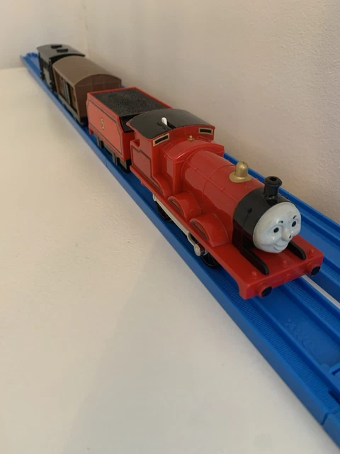 TOMY TRACKMASTER THOMAS the tank engine battery train James And Trucks ...