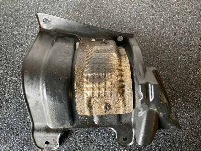 LAND ROVER DISCOVERY 3 Tdv6 Plastic Lower Engine Guard Passenger Side £ ...