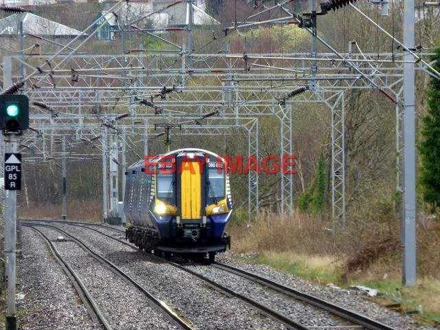 Photo 2 Scotrail Class 380 Train Number 380 002 Train Approaching Cartsdyke £165 Picclick Uk 