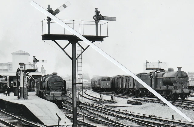 A VIEW OF 4f 44272 & 45519 at gloucester eastgate station in 1959 £1.50 ...