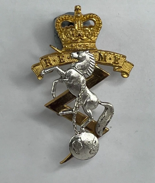 1952 ONWARDS REME Officers gilt & Silver plate Cap badge Gaunt London ...