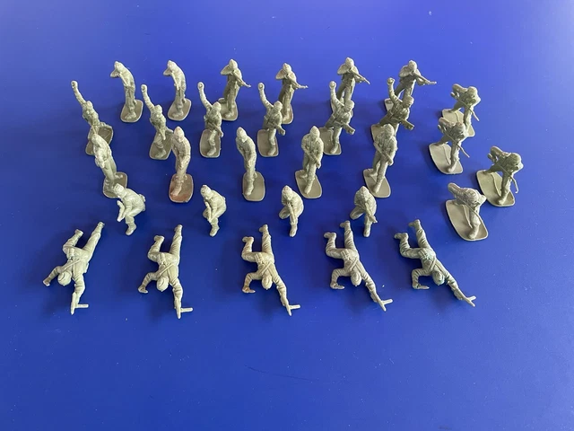 AIRFIX TOY SOLDIERS British Commandos 1/32 Scale WW2 x 30 £8.99 ...