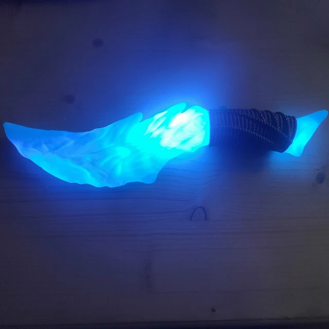 DISNEY AVATAR WAY Of Water Light Up Blue Na'vi Dagger Obsidian Knife ...