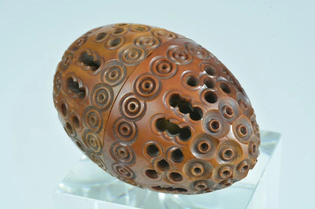 JOLI OEUF EN corozo sculpté ajouré boite chapelet étui 19ème EUR 59,00 ...