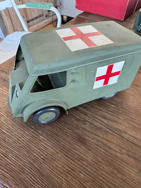 JOUET EN TÔLE Mecanque Jan Vinot Ambulance Repeinte En Militaire 20,5 ...