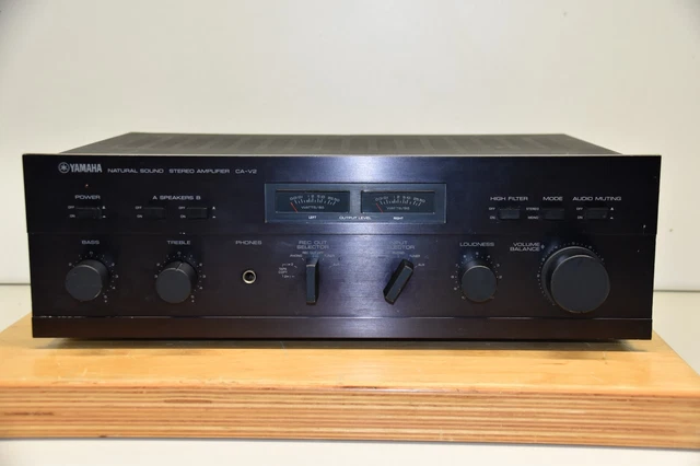 YAMAHA CA-V2 NATURAL Sound Stereo Amplifier / Vollverstärker in schwarz ...