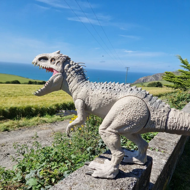 COLOSSAL INDOMINUS REX ACTION FIGURE JURASSIC WORLD 3ft Mattel £50.00 ...