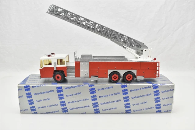 CONRAD AERIAL LADDER Fire Truck Emergency One 5504 Scale 1:50 West ...