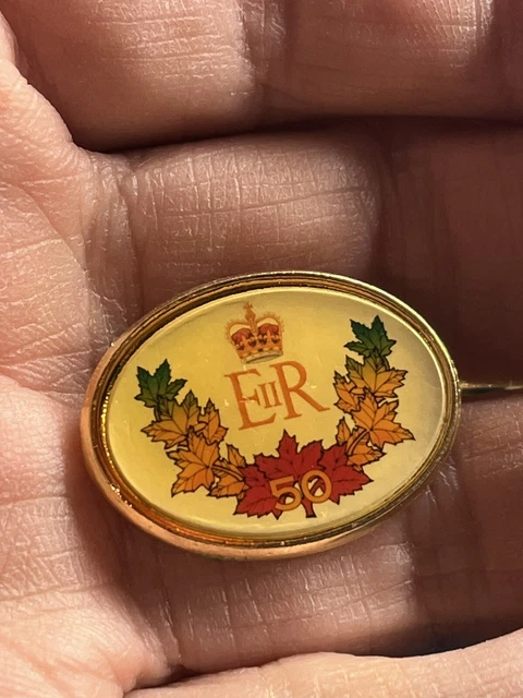ER CANADA QUEEN Elizabeth II Golden Jubilee 2002 Lapel Pin ***READ X $8 ...