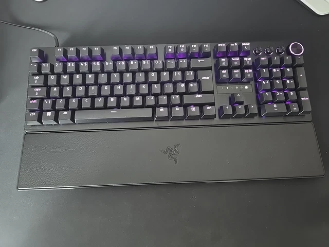 RAZER HUNTSMAN V3 Pro Optical Gaming Keyboard RGB UK Layout black £79. ...