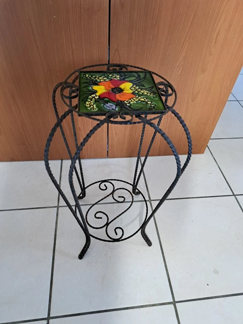 SELLETTE EN FER forgé avec un carreau de céramique , Villeroy et Boch ...