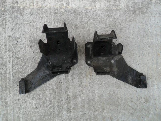 LAND ROVER DEFENDER 300 TDI ENGINE MOUNTING BRACKETS £65.00 - PicClick UK
