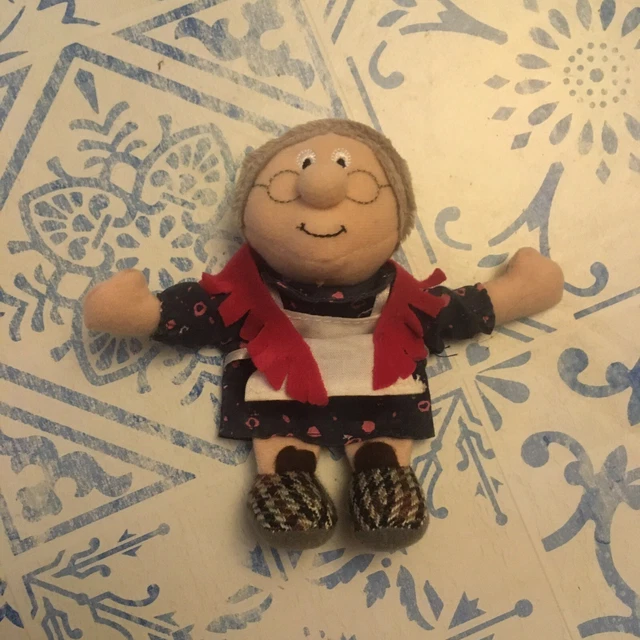 POSTMAN PAT FINGER Puppets Of Postman Pat, Mrs Goggins And Ted. By ER ...