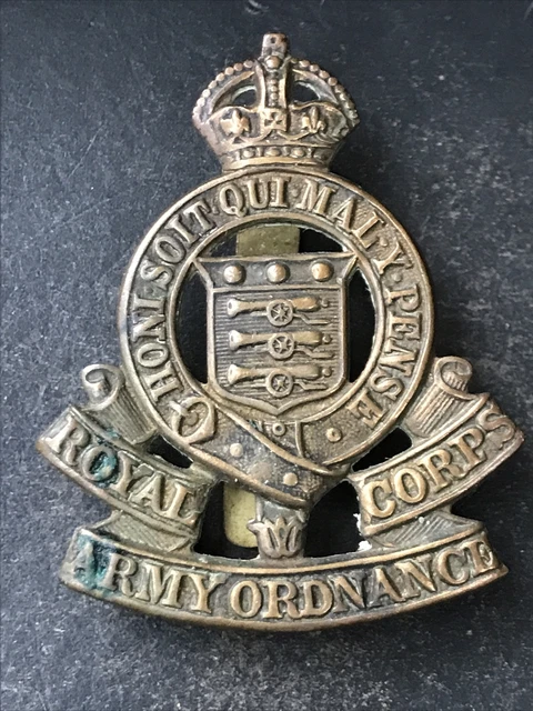 ROYAL ARMY ORDNANCE Corps Original British Army Cap Badge WW2 RAOC £12. ...