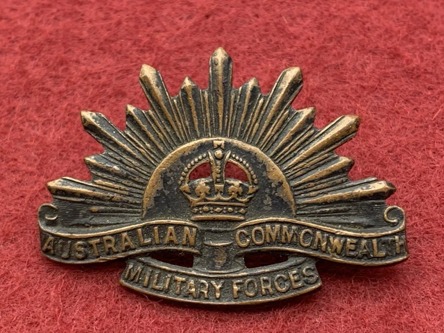 WW2 ORIGINAL AUSTRALIAN RISING SUN Collar Badge Maker Marked EUR 14,48 ...