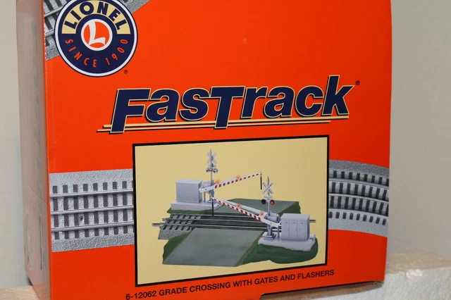 LIONEL #12062 FASTRACK Grade Crossing W/Gates & Flashers $184.95 - PicClick