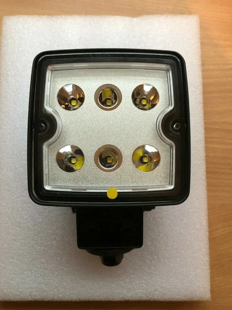 GENUINE JCB 3000 Lumens 9-32V LR Square Led Work Light P/N 700/Y2507 £ ...